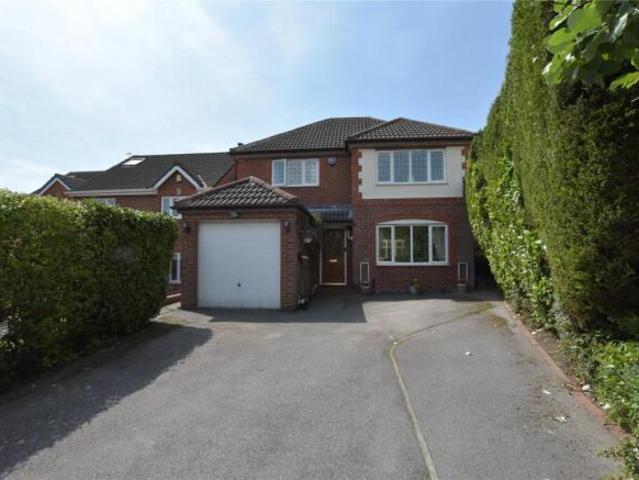 4 bedroom detached house for sale in Woodlea Green, Meanwood, Leeds, LS6