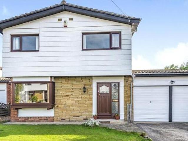4 Bedroom Detached House For Sale In Woodlesford, Leeds