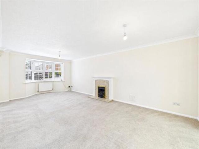 4 bedroom detached house for sale in Woodrush Road, Purdis Farm, Ipswich, Suffolk, IP3