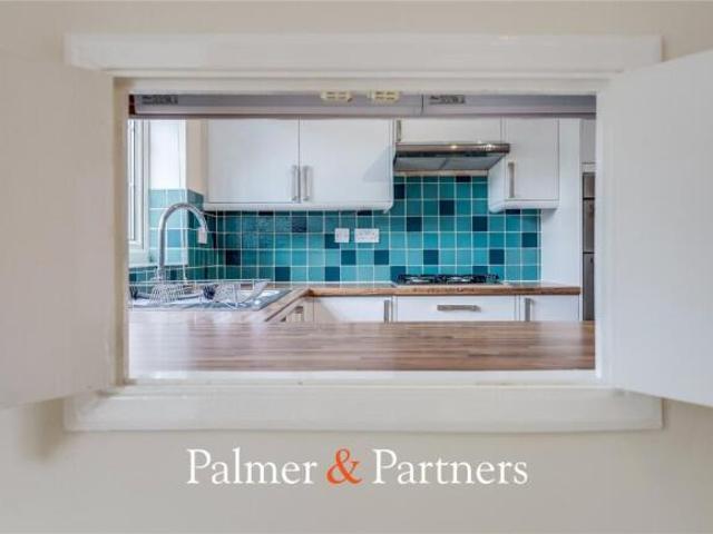 4 bedroom detached house for sale in Woodroffe Close, Chelmer Village, Chelmsford, Essex, CM2