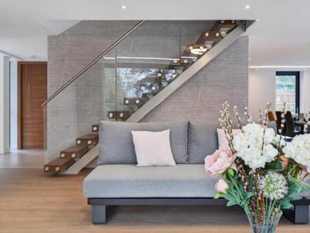 4 bedroom detached house for sale in Woods End, Drayton, NR8