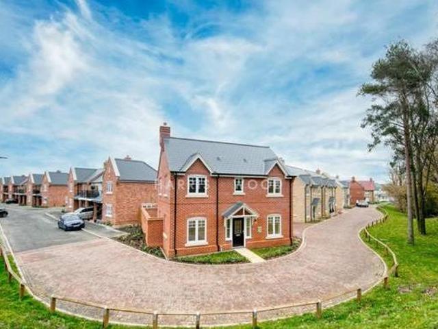 4 bedroom detached house for sale in Woods Way Rowhedge Colchester CO5