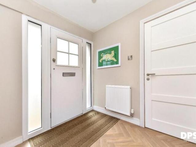 4 bedroom detached house for sale in Woodside Close, Churwell, Leeds, LS27