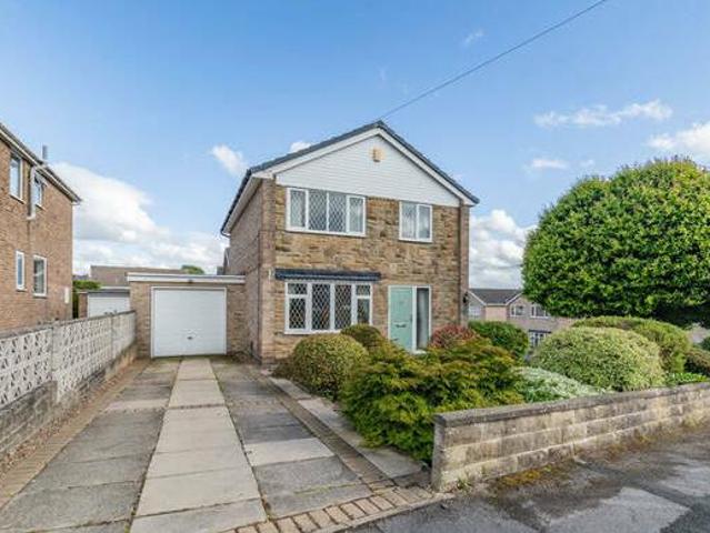 4 bedroom detached house for sale in Woodside Avenue Wrenthorpe Wakefield WF2