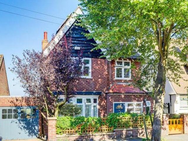 4 Bedroom Detached House For Sale In Woodthorpe, Nottinghamshire