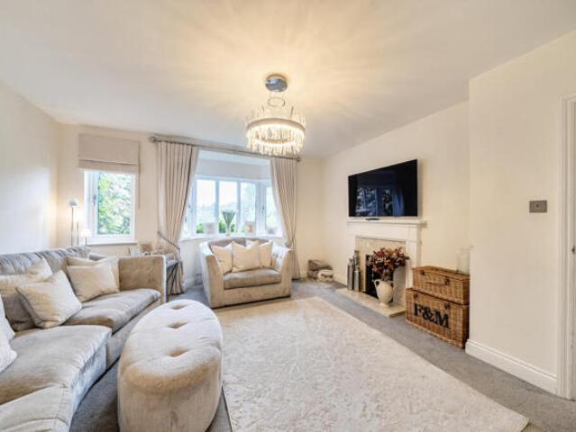 4 bedroom detached house for sale in Woodwaye, Watford, Hertfordshire, WD19