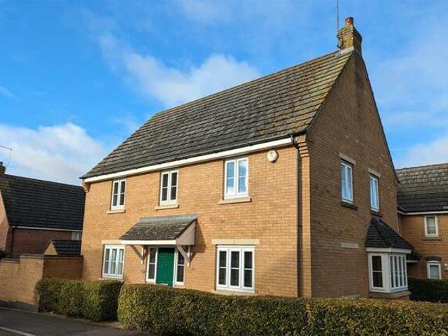 4 Bedroom Detached House For Sale In Wootton