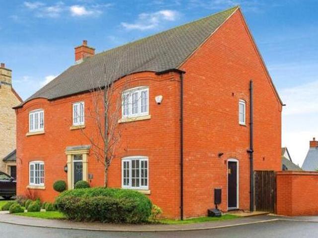 4 Bedroom Detached House For Sale In Wootton