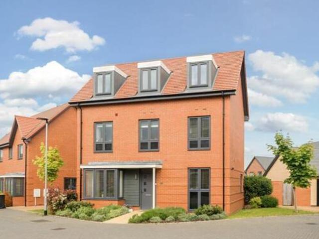 4 Bedroom Detached House For Sale In Wootton