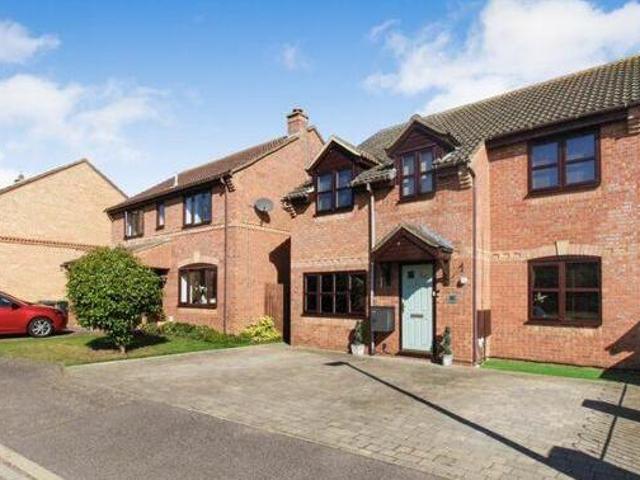 4 Bedroom Detached House For Sale In Wootton