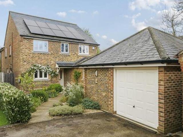 4 Bedroom Detached House For Sale In Wootton, Bedford