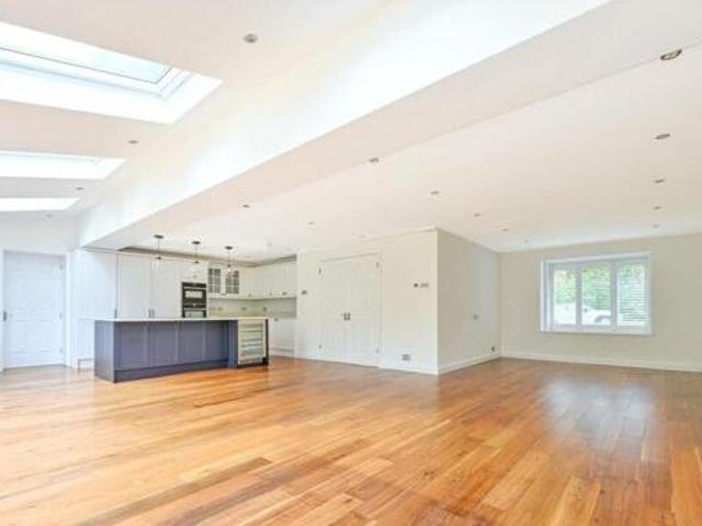 4 Bedroom Detached House For Sale In Worcester Park
