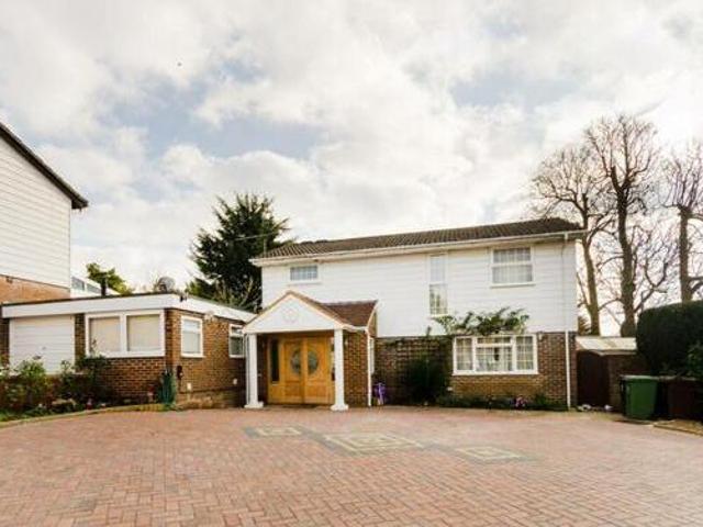 4 Bedroom Detached House For Sale In Worcester Park