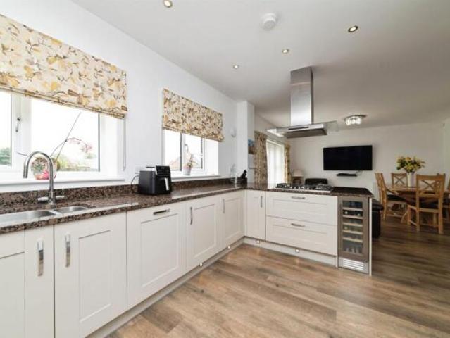 4 bedroom detached house for sale in Wordsworth Avenue, Kirk Ella, Hull, HU10