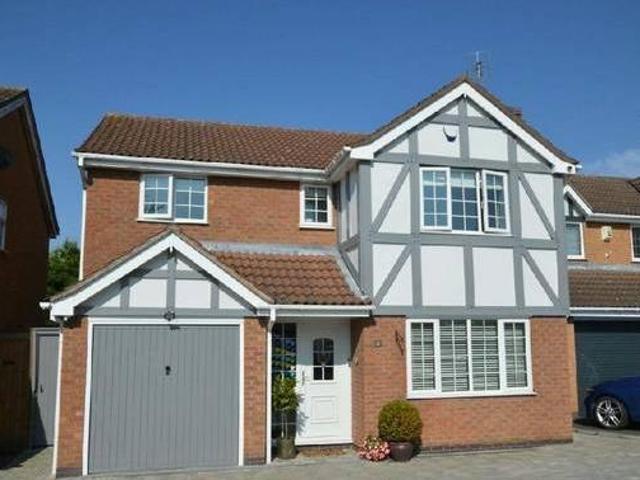 4 bedroom detached house for sale in Worsley Way Whetstone Leicester LE8
