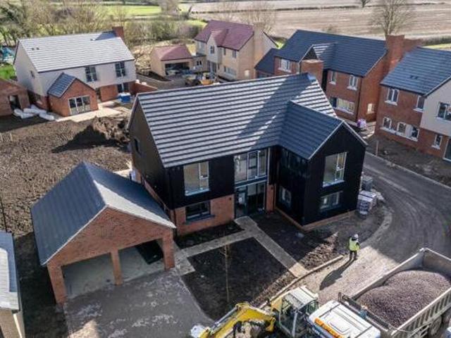 4 Bedroom Detached House For Sale In Waterperry Road
