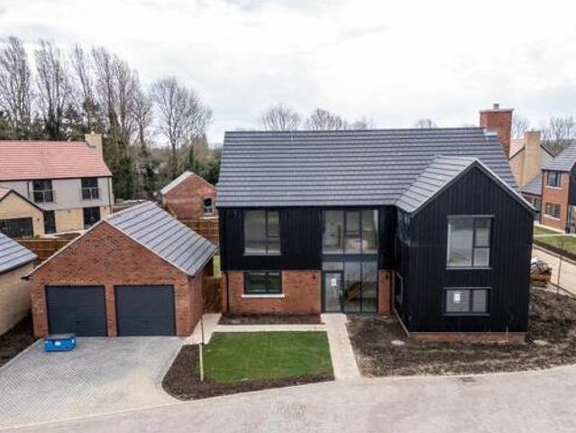 4 Bedroom Detached House For Sale In Waterperry Road