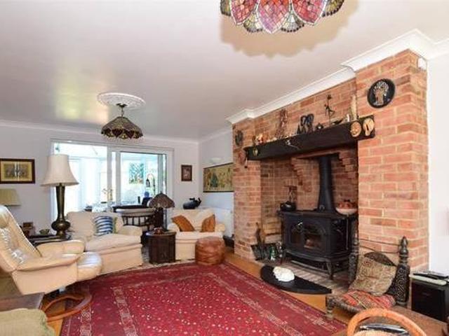 4 bedroom detached house for sale in Waters Edge Maidstone Kent ME15