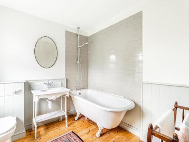 4 bedroom detached house for sale in Watling Street, Park Street, St. Albans, Hertfordshire, AL2