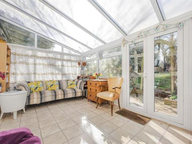 4 bedroom detached house for sale in Waverley Road, Reading RG30
