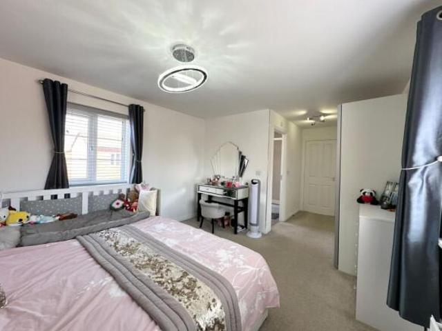 4 bedroom detached house for sale in Wadsworth Avenue, Leicester, LE5