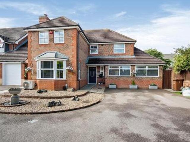 4 Bedroom Detached House For Sale In Wainscott, Rochester