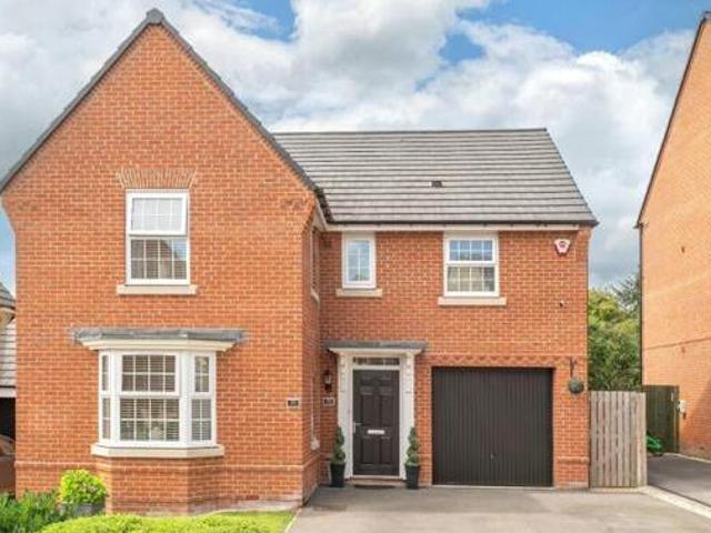 4 Bedroom Detached House For Sale In Wakefield, West Yorkshire