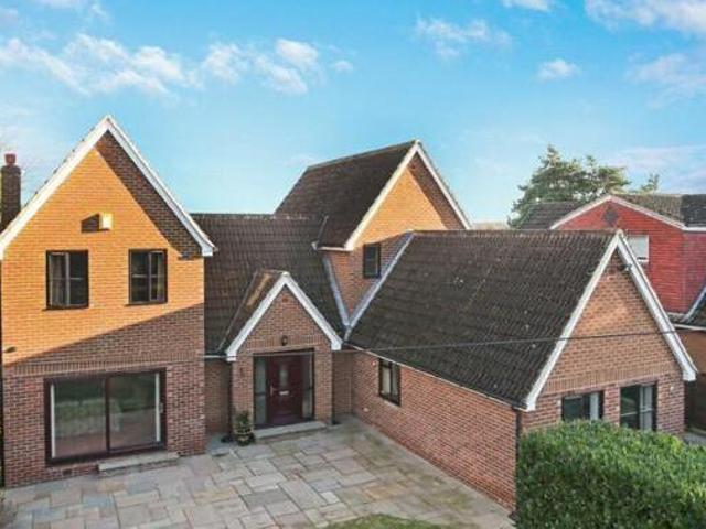 4 Bedroom Detached House For Sale In Wakefield, West Yorkshire