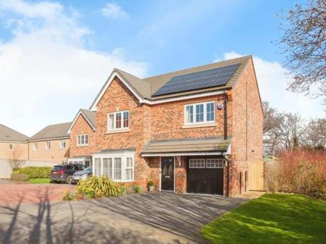 4 Bedroom Detached House For Sale In Wakefield, West Yorkshire