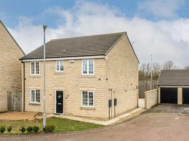 4 Bedroom Detached House For Sale In Wakefield, West Yorkshire