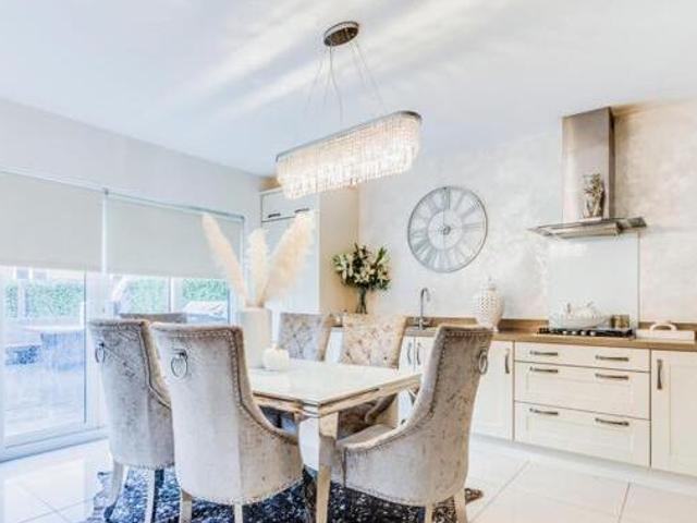 4 Bedroom Detached House For Sale In Wakefield, West Yorkshire