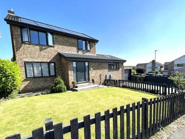 4 Bedroom Detached House For Sale In Wakefield