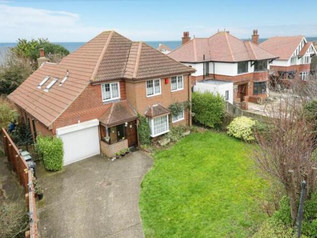 4 bedroom detached house for sale in Waldron Road, Broadstairs, CT10