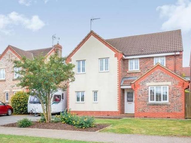 4 bedroom detached house for sale in Walkers Way Wootton NORTHAMPTON NN4