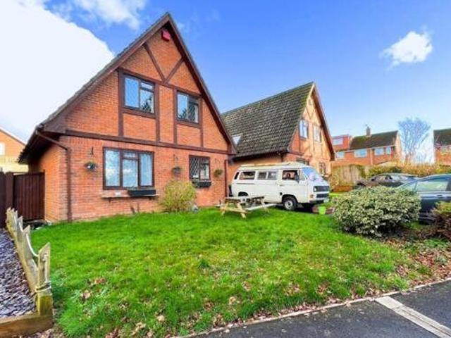 4 Bedroom Detached House For Sale In Walkford