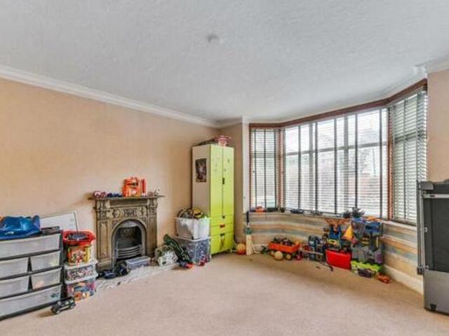 4 Bedroom Detached House For Sale In Wallington