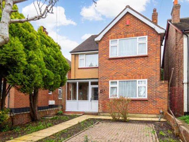 4 Bedroom Detached House For Sale In Wallington