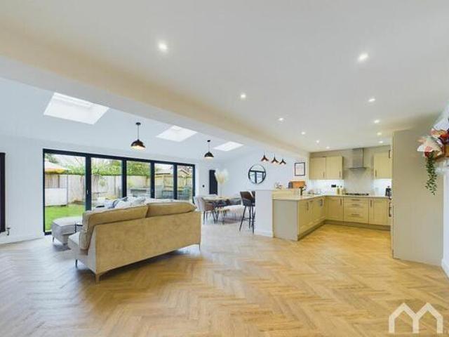 4 Bedroom Detached House For Sale In Walton le dale