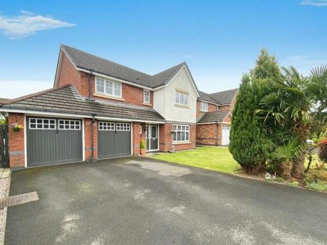 4 Bedroom Detached House For Sale In Walton le dale