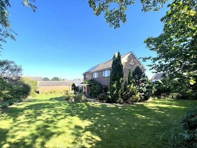 4 Bedroom Detached House For Sale In Walton