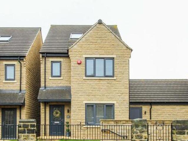 4 Bedroom Detached House For Sale In Walton