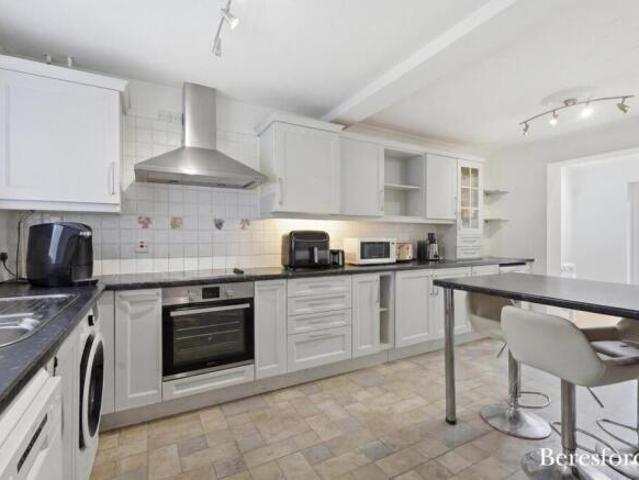4 bedroom detached house for sale in Waltham Close, Hutton, CM13