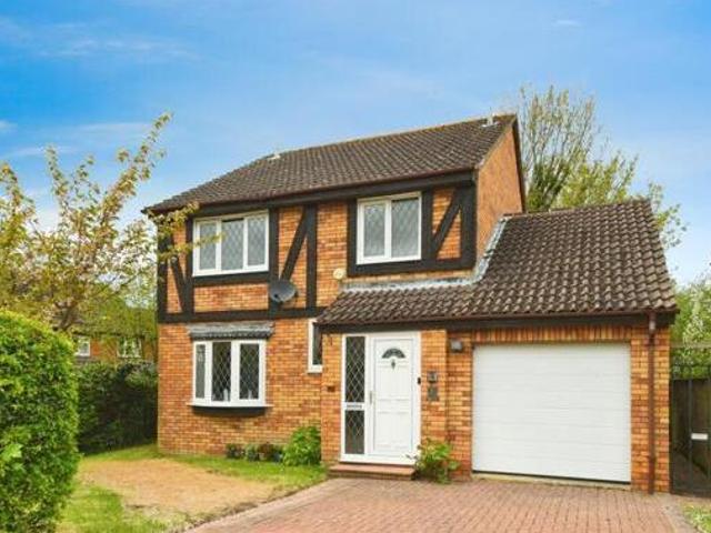 4 Bedroom Detached House For Sale In Wanborough