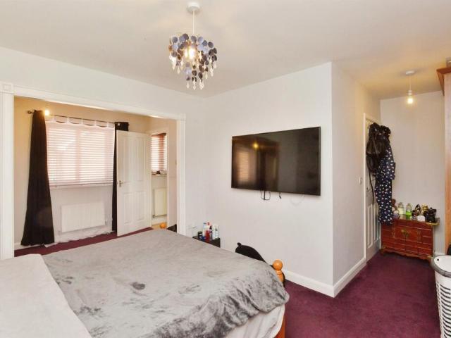 4 bedroom detached house for sale in Wannamaker Gardens, Oxley Park, Milton Keynes, MK4