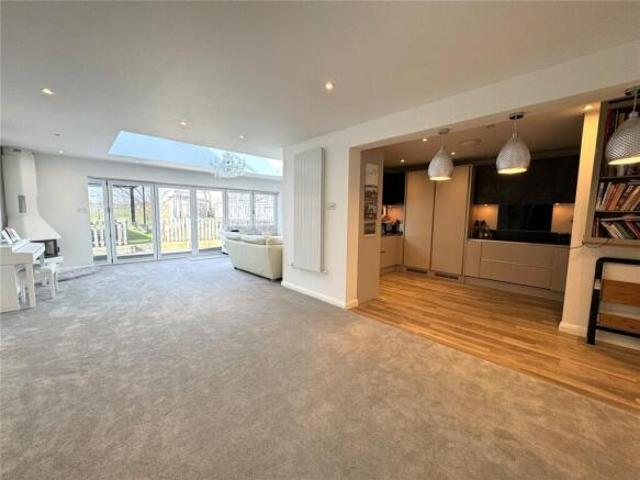 4 bedroom detached house for sale in Wansfell Gardens, Thorpe Bay, SS1