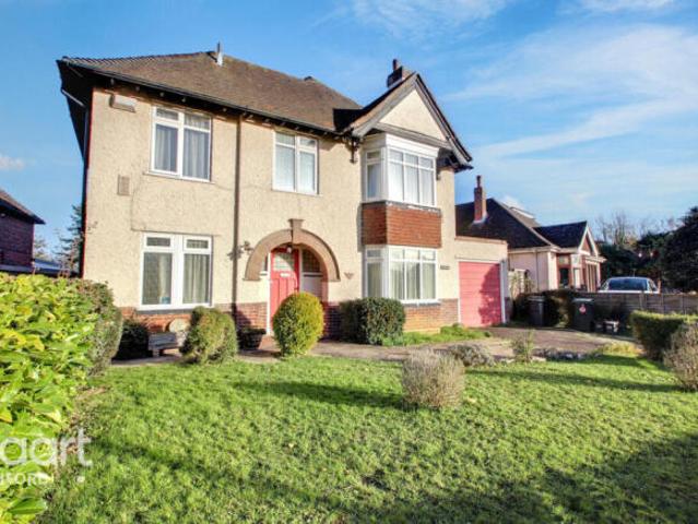 4 bedroom detached house for sale in Warren Lane, Ashford, TN24