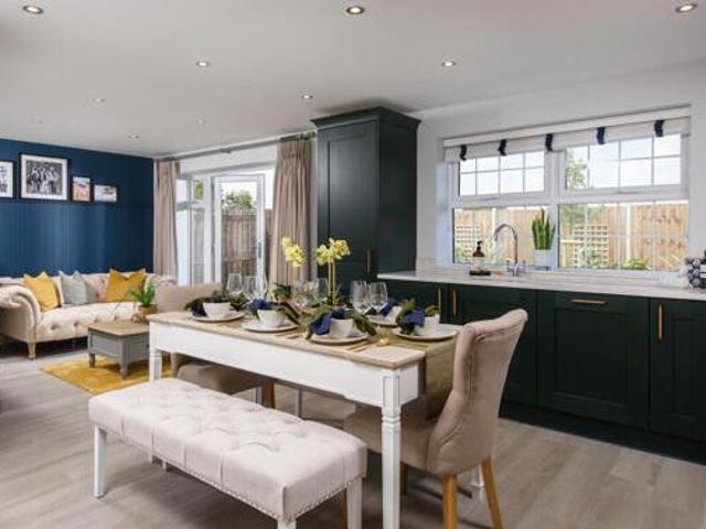 4 Bedroom Detached House For Sale In Warwick, Warwickshire