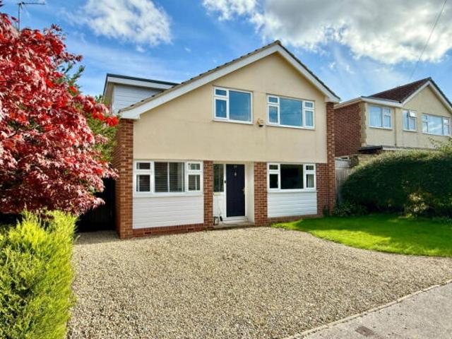 4 bedroom detached house for sale in Wetherby, Templar Gardens, LS22