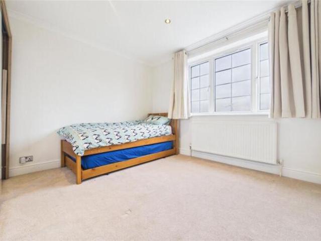 4 bedroom detached house for sale in Weald Rise, Tilehurst, Reading, Berkshire, RG30