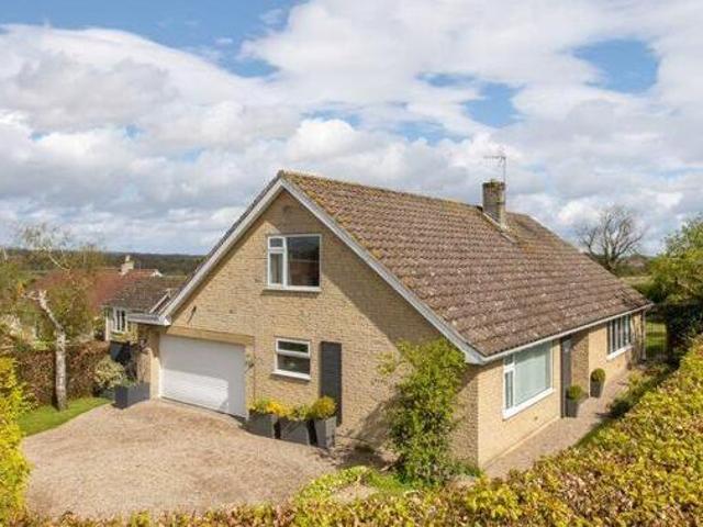 4 Bedroom Detached House For Sale In Welburn